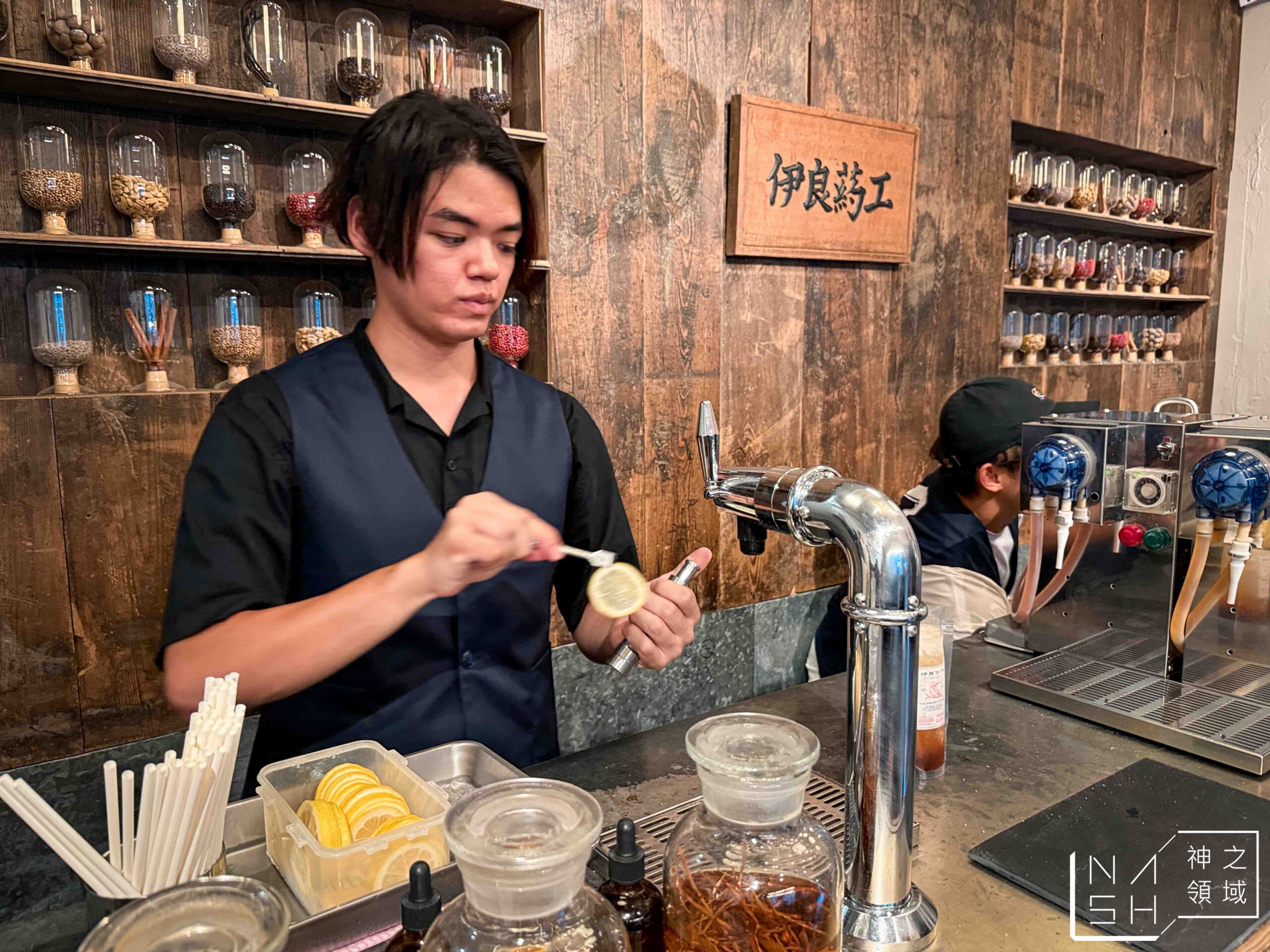 【東京涉谷美食】伊良可樂 Iyoshi Cola｜話題手工漢方可樂，渋谷神宮前人氣飲品店 @Nash，神之領域